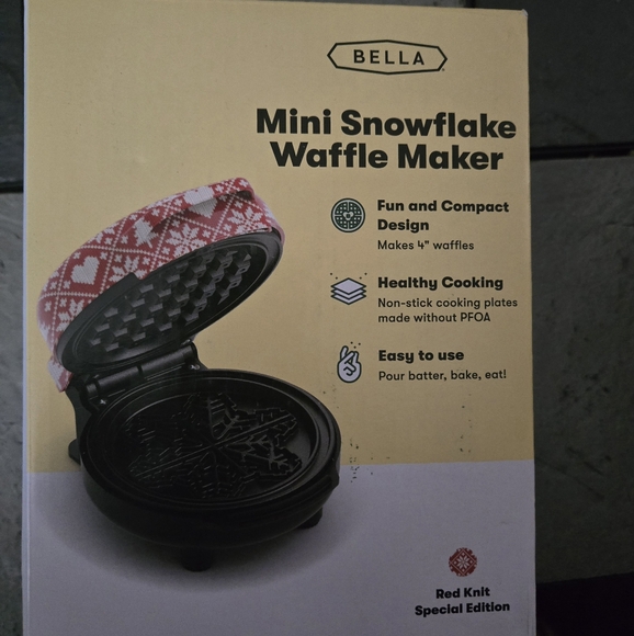 Bella | Kitchen | Bella Mini Waffle Maker Snowflake | Poshmark